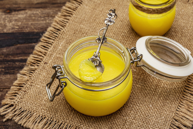 Pourquoi privilégier le Ghee en cuisine – Bien démarrer avec l'Ayurvéda ...